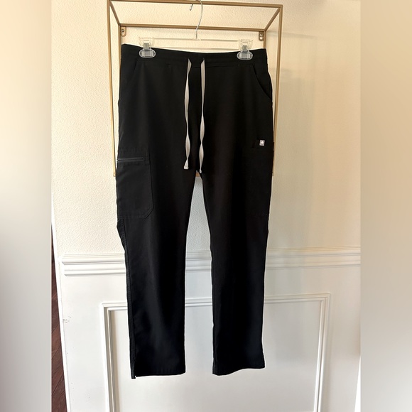 Figs | Pants & Jumpsuits | Figs Black Cargo Womens Pants | Poshmark